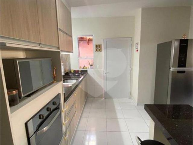 Casa para venda em Vila Vianelo de 179.00m² com 3 Quartos e 1 Garagem