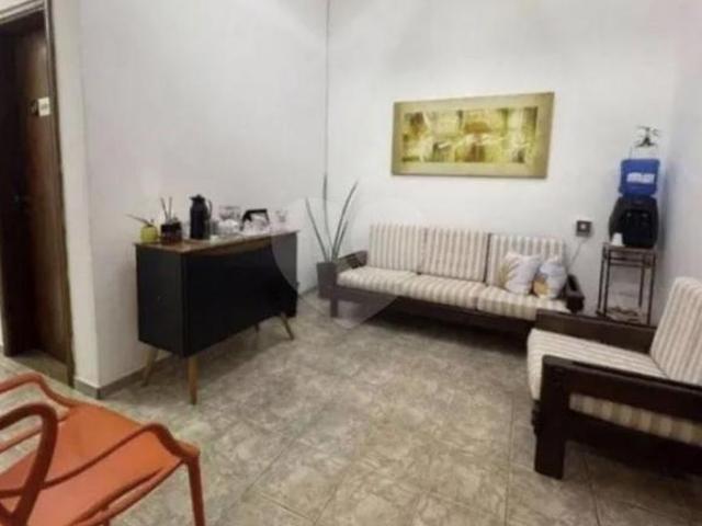 Casa para venda em Vila Vianelo de 221.00m² com 3 Quartos, 1 Suite e 2 Garagens