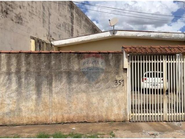Casa para venda em Vila Virgínia de 153.00m² com 3 Quartos, 1 Suite e 3 Garagens