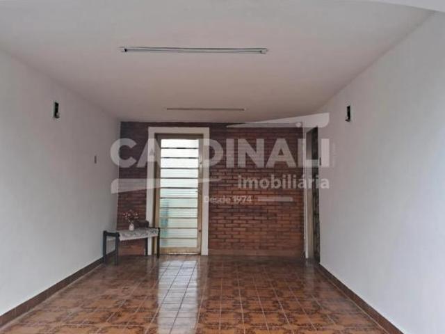 Casa para venda em Vila Xavier de 166.00m² com 3 Quartos, 1 Suite e 2 Garagens