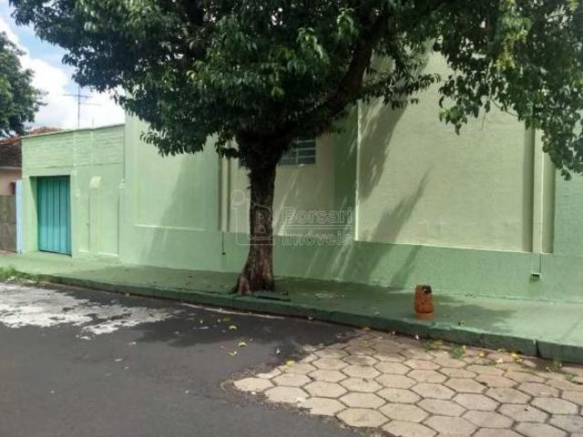 Casa para venda em Vila Xavier de 175.00m² com 3 Quartos, 1 Suite e 1 Garagem
