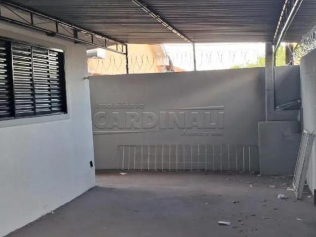 Casa para venda em Vila Xavier de 221.00m² com 3 Quartos, 1 Suite e 2 Garagens