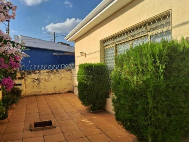 Casa para venda em Vila Xavier de 223.00m² com 3 Quartos e 2 Garagens