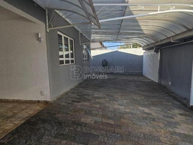 Casa para venda em Vila Xavier de 296.00m² com 4 Quartos e 3 Garagens