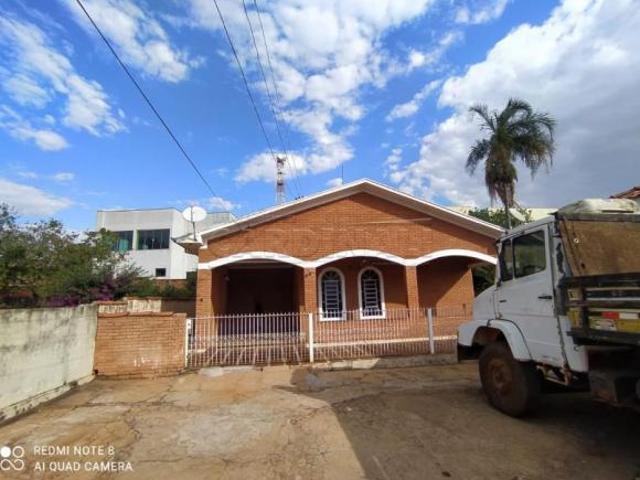 Casa para venda em Vila Xavier de 972.00m² com 4 Quartos
