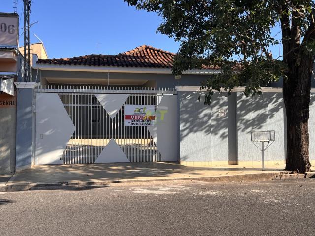 Casa para venda em Vila Xavier em Birigüi São Paulo de 217.00m² com 3 Quartos, 1 Suíte e 3 Garagens
