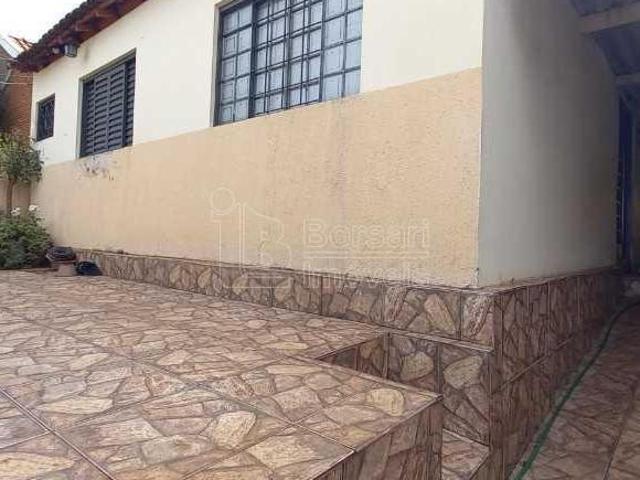 Casa para venda em Vila Xavier vila Xavier de 144.00m² com 4 Quartos e 2 Garagens