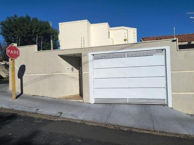 Casa para venda em Vila Xavier vila Xavier de 175.00m² com 3 Quartos, 1 Suite e 5 Garagens