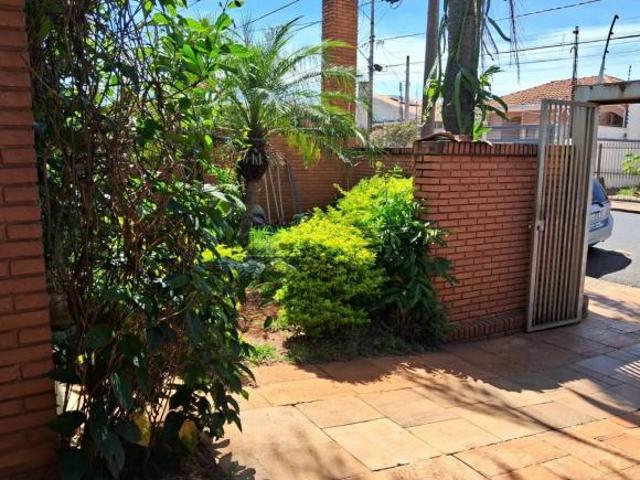 Casa para venda em Vila Xavier vila Xavier de 236.00m² com 3 Quartos, 1 Suite e 3 Garagens