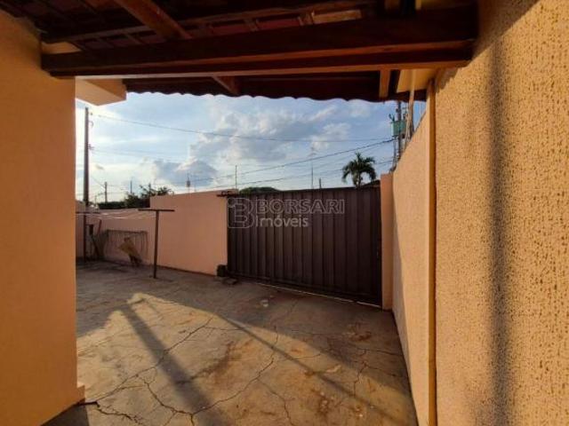 Casa para venda em Vila Yamada de 123.00m² com 2 Quartos, 1 Suite e 2 Garagens