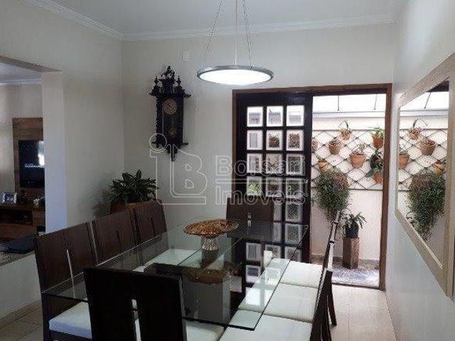 Casa para venda em Vila Yamada de 227.00m² com 3 Quartos, 1 Suite e 2 Garagens