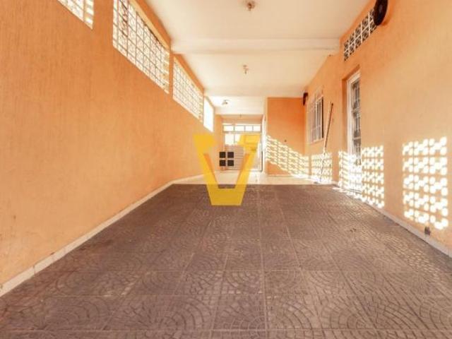 Casa para venda em Vila Zat com 4 quartos, sendo 1 suíte, 314m²