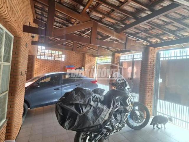 Casa para venda em Vila Adélia de 204.00m² com 3 Quartos e 2 Garagens