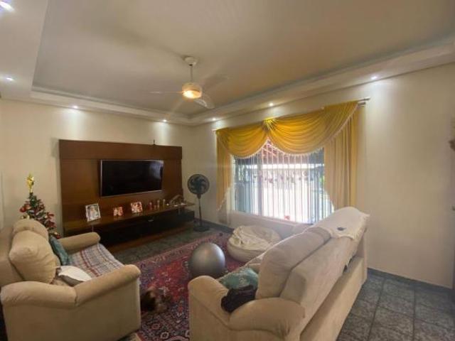 Casa para venda em Vila Aeroporto de 175.00m² com 3 Quartos, 1 Suite e 2 Garagens