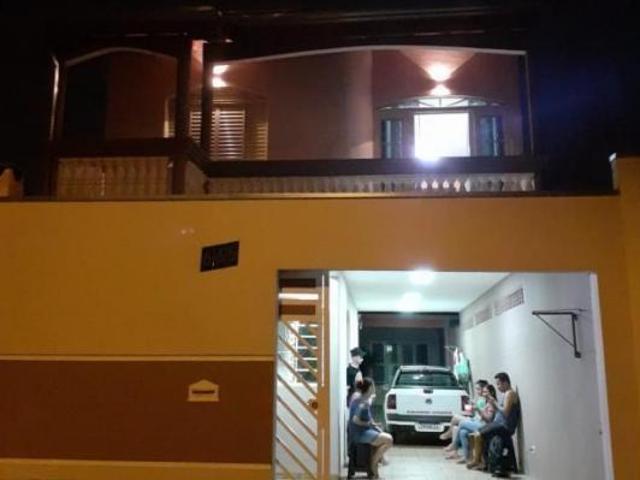 Casa para venda em Vila Aeroporto de 180.00m² com 4 Quartos e 3 Garagens
