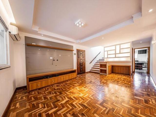 Casa para venda em Vila Anglo Brasileira com 3 quartos, sendo 1 suíte, 180m²