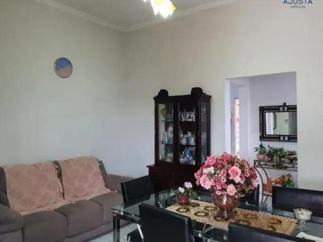 Casa para venda em Vila Assis de 166.00m² com 3 Quartos, 1 Suite e 4 Garagens