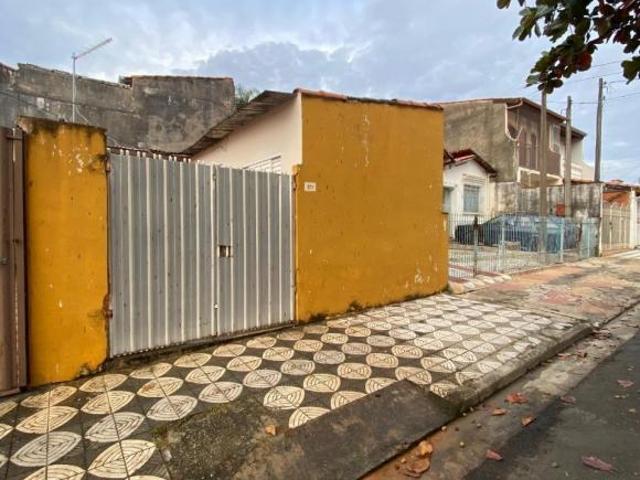 Casa para venda em Vila Assis de 166.20m² com 3 Quartos, 1 Suite e 6 Garagens