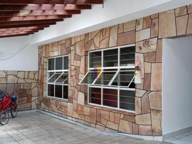 Casa para venda em Vila Assis de 260.00m² com 3 Quartos, 1 Suite e 3 Garagens