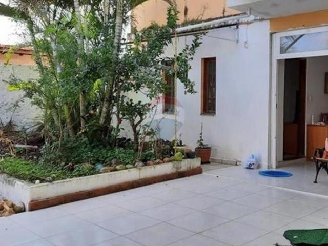 Casa para venda em Vila Augusta de 184.14m² com 4 Quartos, 3 Suites e 6 Garagens