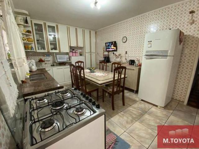 Casa para venda em Vila Augusta de 215.00m² com 2 Quartos e 3 Garagens
