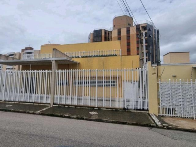 Casa para venda em Vila Augusta em Sorocaba São Paulo de 650.00m² com 3 Quartos, 3 Suítes e 5 Garagens