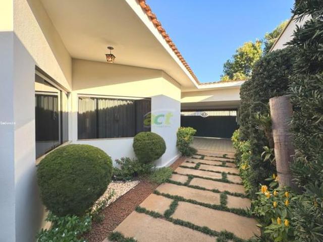 Casa para venda em Vila Bandeirantes de 337.00m² com 3 Quartos, 1 Suite e 2 Garagens