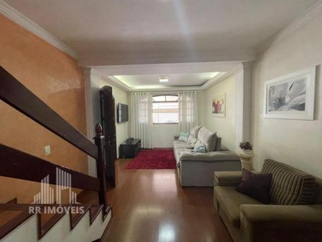 Casa para venda em Vila Barros de 242.00m² com 3 Quartos, 3 Suites e 2 Garagens