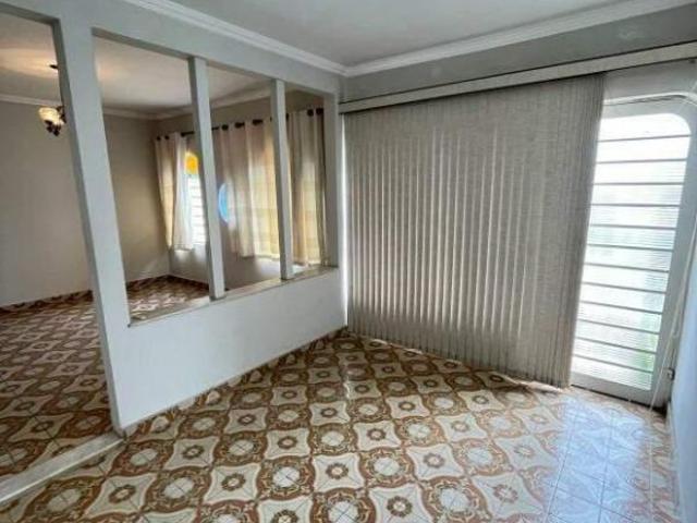 Casa para venda em Vila Bianchi de 152.00m² com 3 Quartos, 1 Suite e 2 Garagens