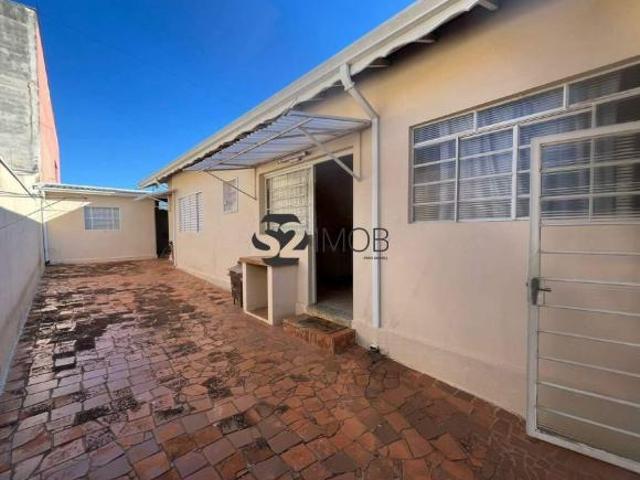 Casa para venda em Vila Bianchi de 152.00m² com 3 Quartos e 4 Garagens