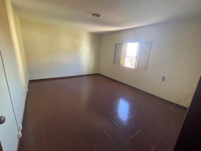 Casa para venda em Vila Bianchi de 165.00m² com 3 Quartos e 4 Garagens