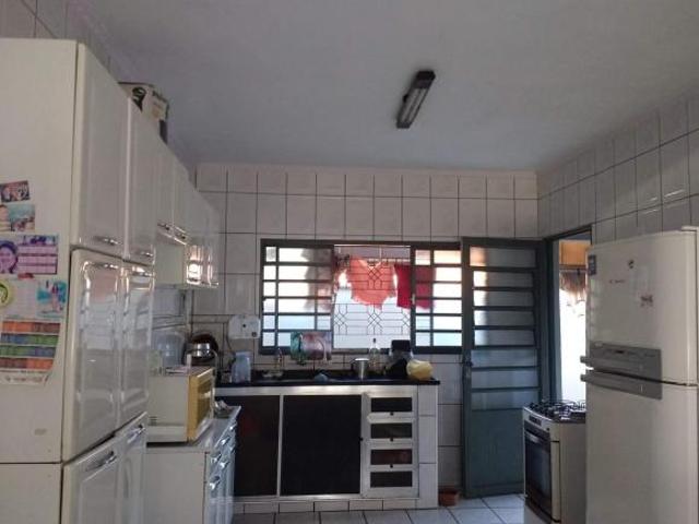 Casa para venda em Vila Bianchi de 166.00m² com 4 Quartos, 1 Suite e 4 Garagens