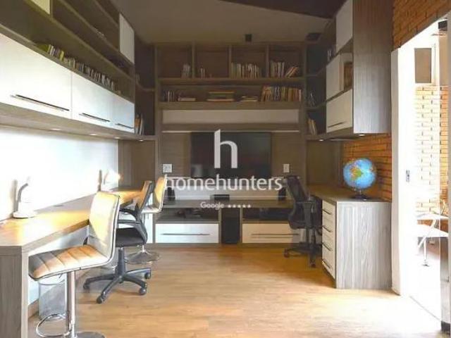 Casa para venda em Vila Brandina de 392.00m² com 5 Quartos, 2 Suites e 3 Garagens
