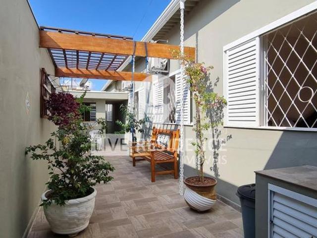 Casa para venda em Vila Brasileira de 218.00m² com 3 Quartos, 1 Suite e 2 Garagens