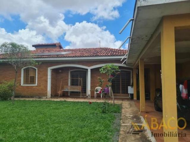 Casa para venda em Vila Brasília de 106.00m² com 3 Quartos, 1 Suite e 6 Garagens