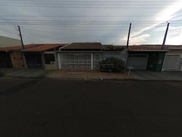 Casa para venda em Vila Brasília de 180.00m² com 3 Quartos, 1 Suite e 7 Garagens