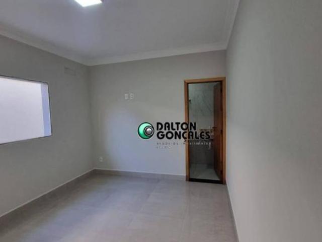 Casa para venda em Vila Brizzola de 90.00m² com 3 Quartos, 1 Suite e 2 Garagens