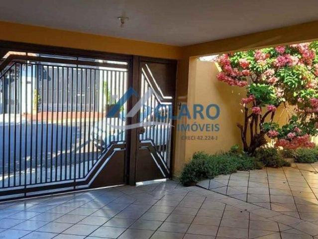Casa para venda em Vila Camargo de 262.00m² com 3 Quartos, 1 Suite e 3 Garagens