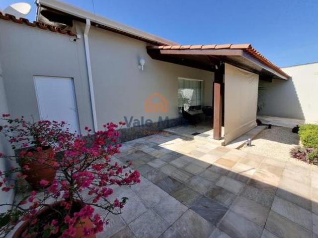 Casa para venda em Vila Canevari de 197.00m² com 3 Quartos, 1 Suite e 3 Garagens