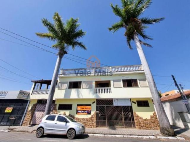 Casa para venda em Vila Canevari de 202.00m² com 4 Quartos, 1 Suite e 1 Garagem