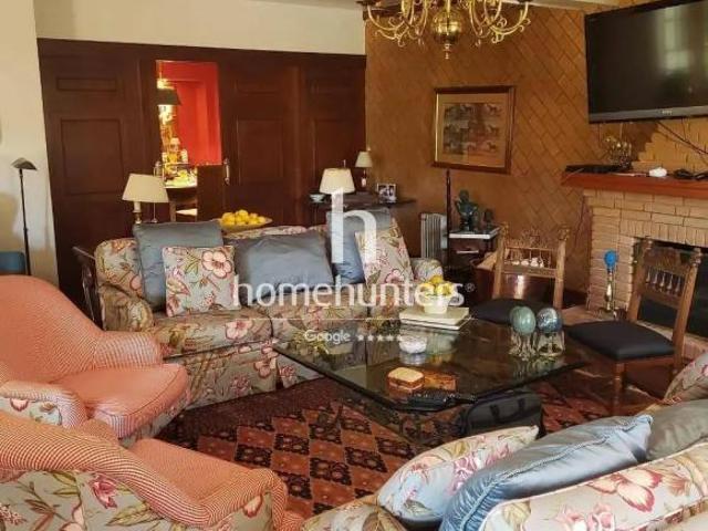 Casa para venda em Vila Capivari de 1197.00m² com 6 Quartos, 4 Suites e 8 Garagens