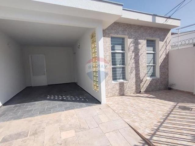 Casa para venda em Vila Carvalho de 216.00m² com 3 Quartos, 1 Suite e 2 Garagens