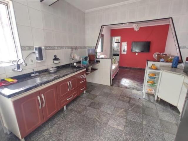 Casa para venda em Vila Carmela II com 3 quartos, 140m²
