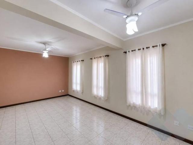 Casa para venda em Vila Carmelo de 160.00m² com 3 Quartos, 1 Suite e 4 Garagens