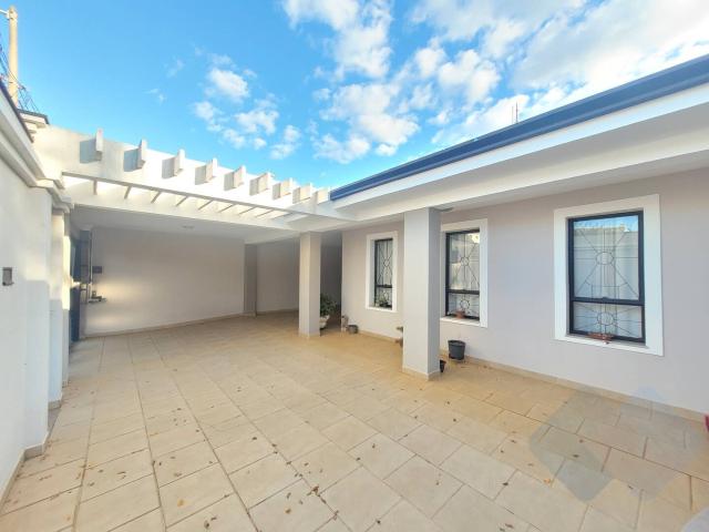 Casa para venda em Vila Carmelo em Botucatu São Paulo de 160.00m² com 3 Quartos, 1 Suíte e 4 Garagens