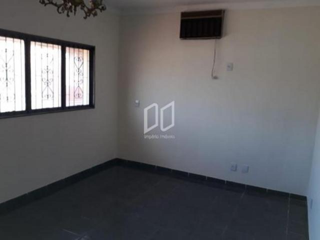 Casa para venda em Vila Cerqueira de 191.00m² com 3 Quartos, 1 Suite e 2 Garagens
