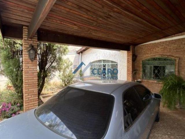 Casa para venda em Vila Coralina de 203.00m² com 3 Quartos, 1 Suite e 4 Garagens