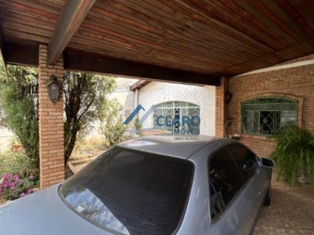 Casa para venda em Vila Coralina de 203.00m² com 3 Quartos, 1 Suite e 4 Garagens