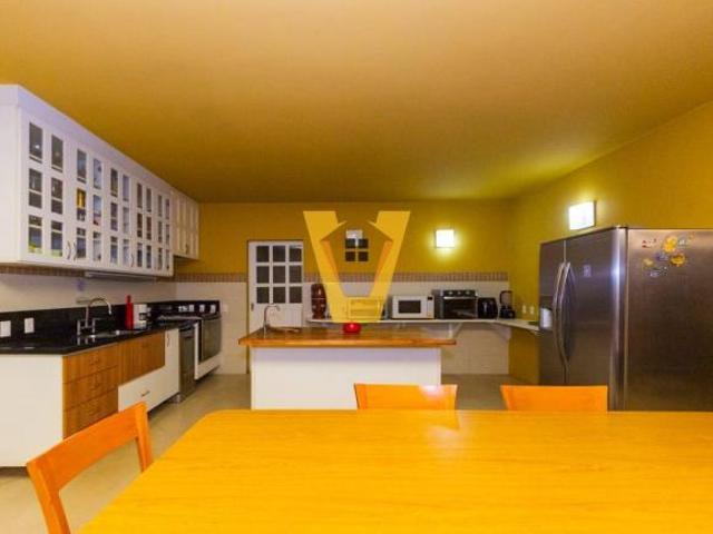 Casa para venda em Vila Cordeiro com 3 quartos, sendo 3 suítes, 255m²