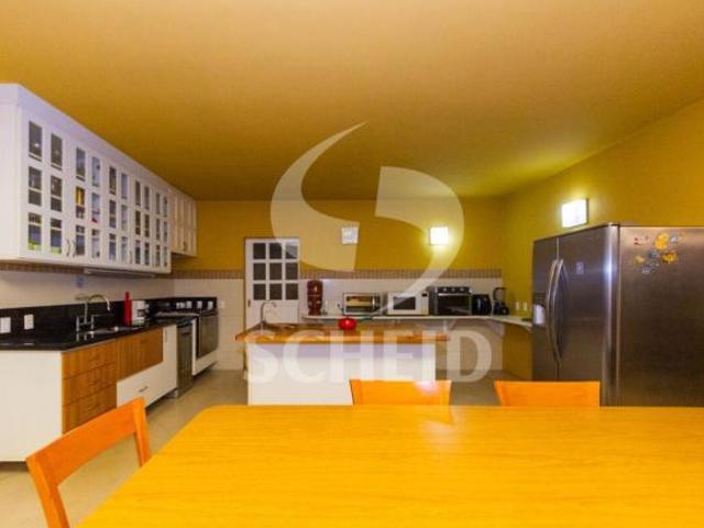Casa para venda em Vila Cordeiro com 3 quartos, sendo 3 suítes, 255m²